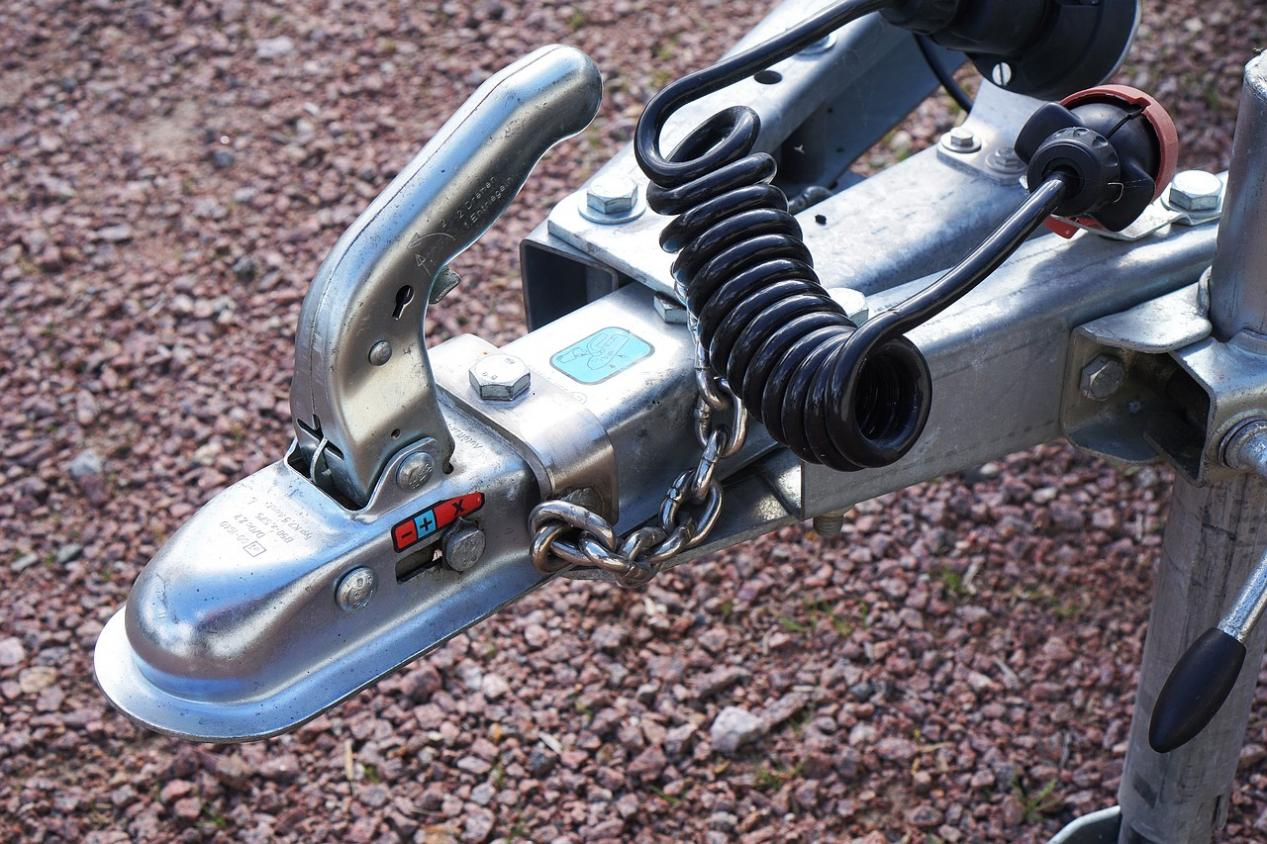 Straight coupler: European VS American - GO TRAILER PARTS